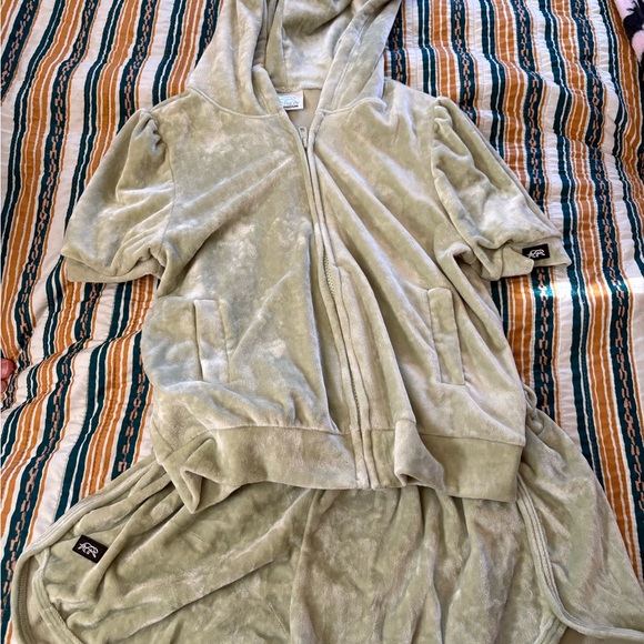 Tiger Friday | Matching Sets | Tiger Friday Velour Matching Set | Poshmark